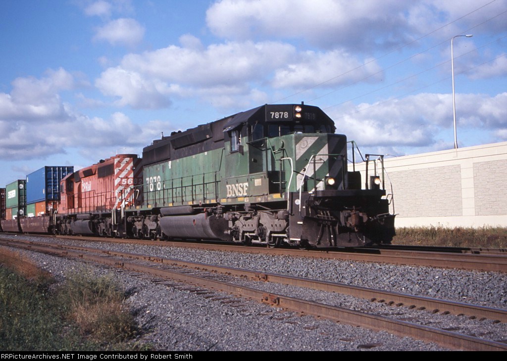 BNSF 7878